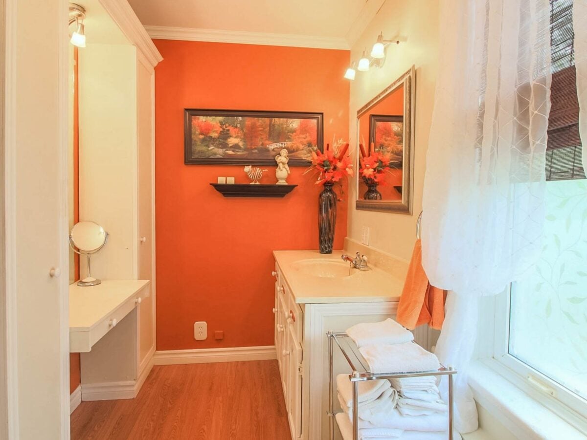 Bagno pareti color albicocca: 10 idee e foto